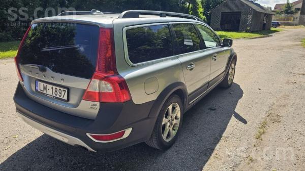 Pelēks Volvo XC70 2010 Talsi, ar dzinēja tilpumu 2.40 L un nobraukumu 355 tūkst. km par 5500 €, foto 3 vietnē AUTOMOTO.COM.LV