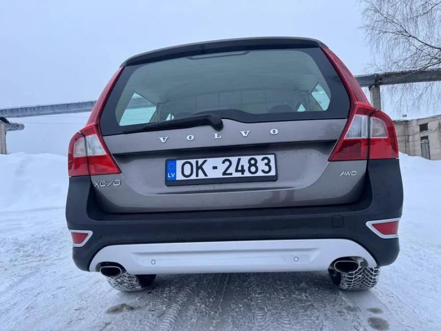 Grey Volvo XC70 2010 in Rezekne, with an engine capacity of 2.40 L and mileage of 286 thousand km for 6400 €, photo 7 on AUTOMOTO.COM.LV
