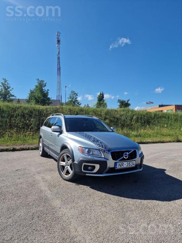 Pelēks Volvo XC70 2010 Madona, ar dzinēja tilpumu 2.40 L un nobraukumu 352 tūkst. km par 6700 €, foto 1 vietnē AUTOMOTO.COM.LV