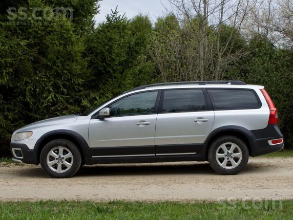 Pelēks Volvo XC70 2010 Rīga, ar dzinēja tilpumu 2.40 L un nobraukumu 363 tūkst. km par 5160 €, foto 2 vietnē AUTOMOTO.COM.LV