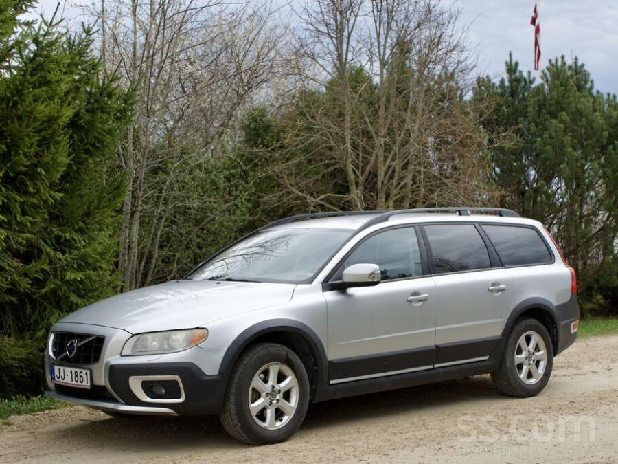 Pelēks Volvo XC70 2010 Rīga, ar dzinēja tilpumu 2.40 L un nobraukumu 363 tūkst. km par 5160 €, foto 4 vietnē AUTOMOTO.COM.LV