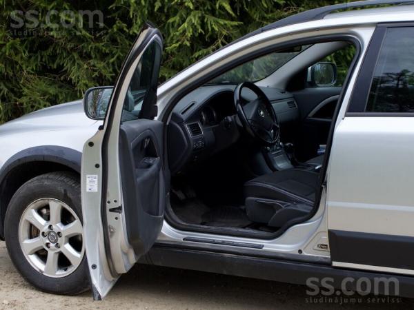 Pelēks Volvo XC70 2010 Rīga, ar dzinēja tilpumu 2.40 L un nobraukumu 363 tūkst. km par 5160 €, foto 5 vietnē AUTOMOTO.COM.LV