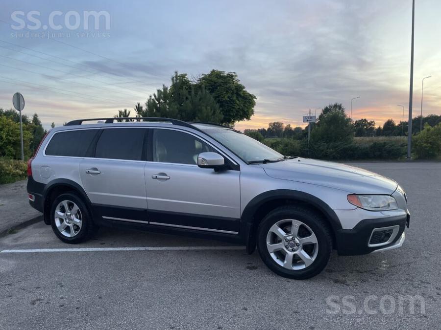 Pelēks Volvo XC70 2010 Ogre, ar dzinēja tilpumu 2.40 L un nobraukumu 408 tūkst. km par 6700 €, foto 3 vietnē AUTOMOTO.COM.LV