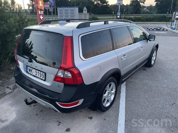 Grey Volvo XC70 2010 in Ogre, with an engine capacity of 2.40 L and mileage of 408 thousand km for 6700 €, photo 3 on AUTOMOTO.COM.LV