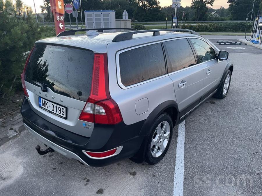 Pelēks Volvo XC70 2010 Ogre, ar dzinēja tilpumu 2.40 L un nobraukumu 408 tūkst. km par 6700 €, foto 4 vietnē AUTOMOTO.COM.LV