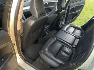 Pelēks Volvo XC70 2010 Ogre, ar dzinēja tilpumu 2.40 L un nobraukumu 408 tūkst. km par 6700 €, foto 12 vietnē AUTOMOTO.COM.LV