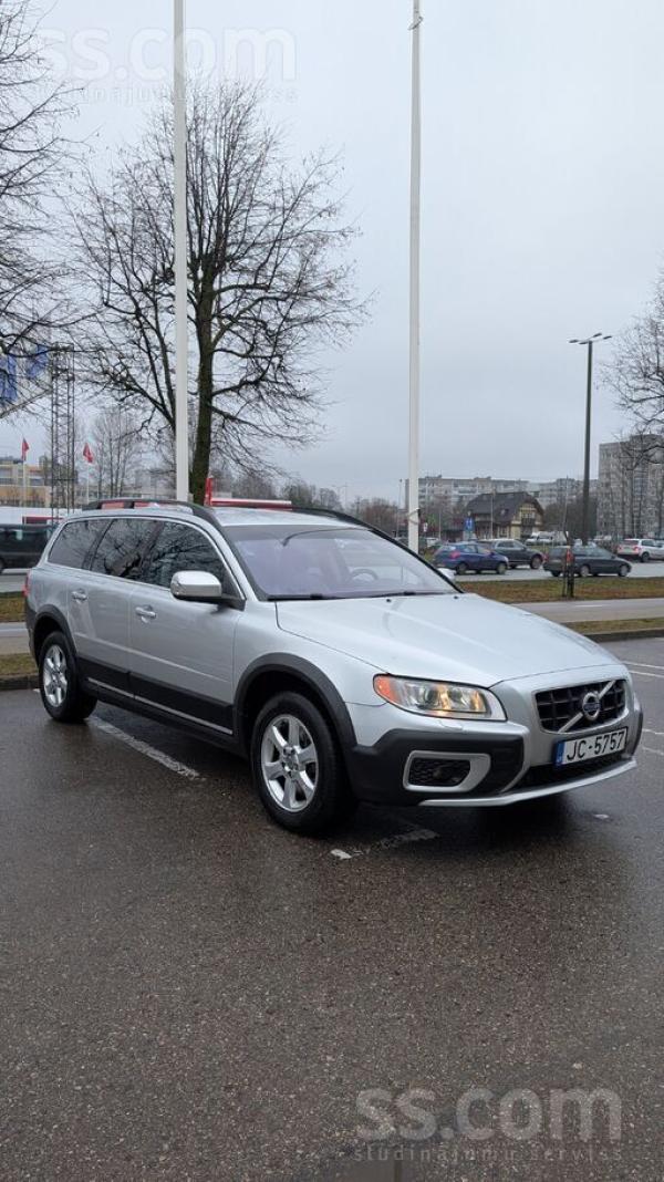 Pelēks Volvo XC70 2010 Rīga, ar dzinēja tilpumu 2.40 L un nobraukumu 147 tūkst. km par 10999 €, foto 3 vietnē AUTOMOTO.COM.LV