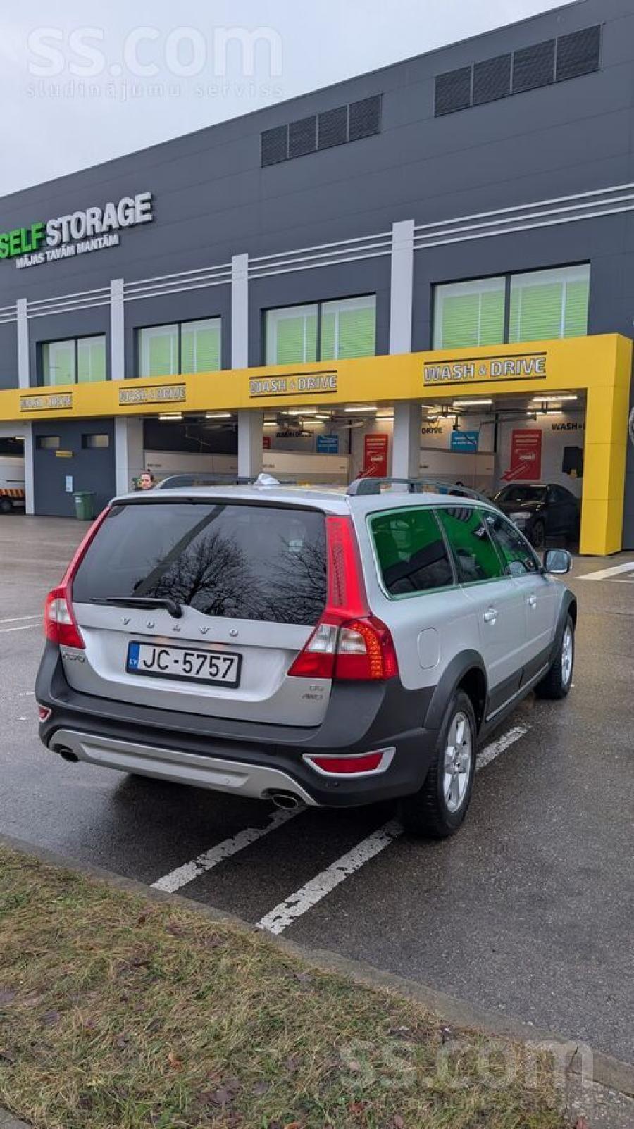 Pelēks Volvo XC70 2010 Rīga, ar dzinēja tilpumu 2.40 L un nobraukumu 147 tūkst. km par 10999 €, foto 6 vietnē AUTOMOTO.COM.LV