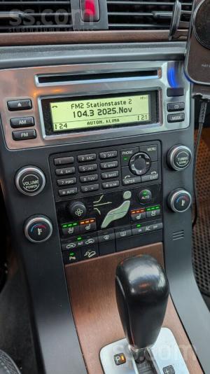 Pelēks Volvo XC70 2010 Rīga, ar dzinēja tilpumu 2.40 L un nobraukumu 147 tūkst. km par 10999 €, foto 15 vietnē AUTOMOTO.COM.LV