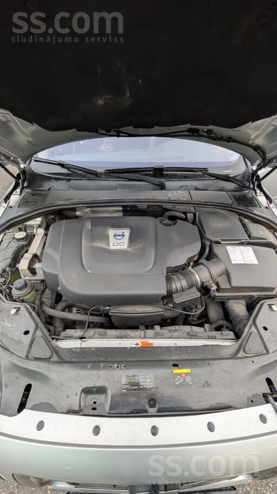 Pelēks Volvo XC70 2010 Rīga, ar dzinēja tilpumu 2.40 L un nobraukumu 147 tūkst. km par 10999 €, foto 19 vietnē AUTOMOTO.COM.LV