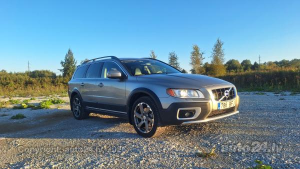 Grey Volvo XC70 2010 in Paide, with an engine capacity of 2.40 L and mileage of 336 thousand km for 7790 €, photo 3 on AUTOMOTO.COM.LV
