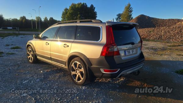 Grey Volvo XC70 2010 in Paide, with an engine capacity of 2.40 L and mileage of 336 thousand km for 7790 €, photo 5 on AUTOMOTO.COM.LV