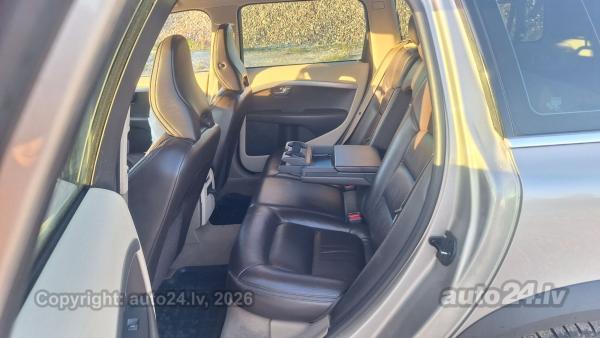Grey Volvo XC70 2010 in Paide, with an engine capacity of 2.40 L and mileage of 336 thousand km for 7790 €, photo 9 on AUTOMOTO.COM.LV