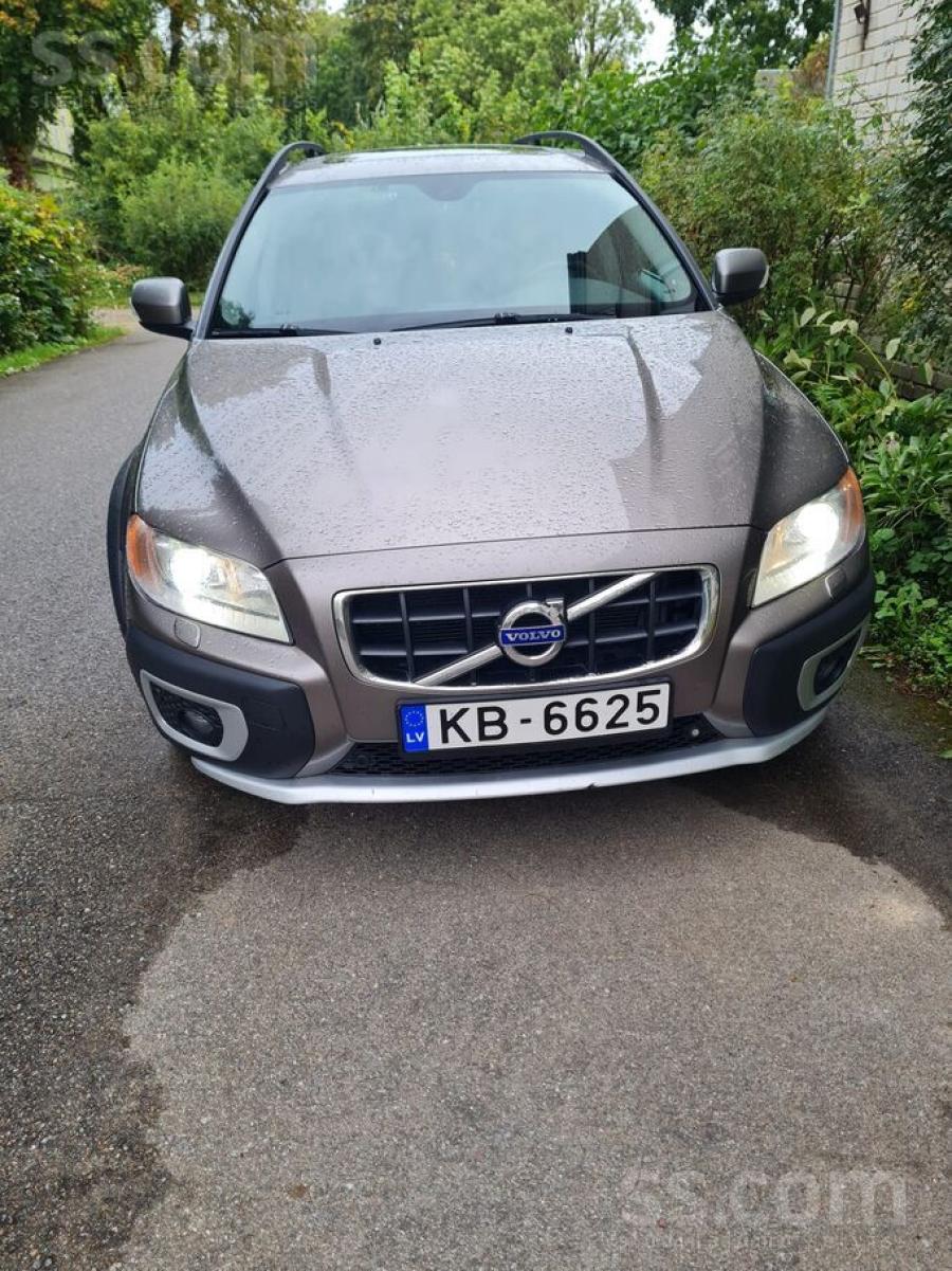 Pelēks Volvo XC70 2010 Saldus, ar dzinēja tilpumu 2.40 L un nobraukumu 362 tūkst. km par 5200 €, foto 1 vietnē AUTOMOTO.COM.LV