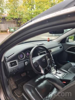 Pelēks Volvo XC70 2010 Saldus, ar dzinēja tilpumu 2.40 L un nobraukumu 362 tūkst. km par 5200 €, foto 5 vietnē AUTOMOTO.COM.LV