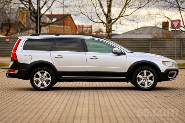 Pelēks Volvo XC70 2011 Aizkraukle, ar dzinēja tilpumu 2.00 L un nobraukumu 0 tūkst. km par 7990 €, foto 4 vietnē AUTOMOTO.COM.LV