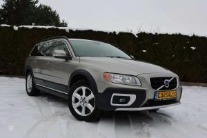 Pelēks Volvo XC70 2011 Alīta, ar dzinēja tilpumu 2.40 L un nobraukumu 290 tūkst. km par 7600 €, foto 2 vietnē AUTOMOTO.COM.LV