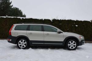 Pelēks Volvo XC70 2011 Alīta, ar dzinēja tilpumu 2.40 L un nobraukumu 290 tūkst. km par 7600 €, foto 6 vietnē AUTOMOTO.COM.LV