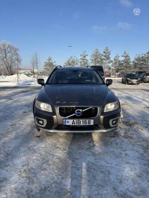Grey Volvo XC70 2011 in Vilnius, with an engine capacity of 2.40 L and mileage of 355 thousand km for 8500 €, photo 2 on AUTOMOTO.COM.LV