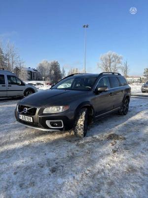 Grey Volvo XC70 2011 in Vilnius, with an engine capacity of 2.40 L and mileage of 355 thousand km for 8500 €, photo 3 on AUTOMOTO.COM.LV