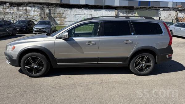 Pelēks Volvo XC70 2011 Rīga, ar dzinēja tilpumu 2.00 L un nobraukumu 296 tūkst. km par 7500 €, foto 2 vietnē AUTOMOTO.COM.LV