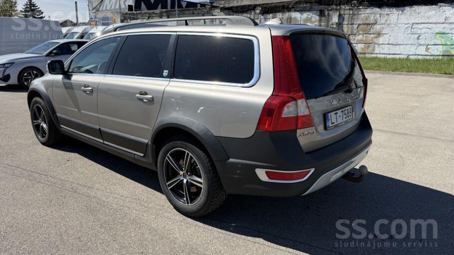 Pelēks Volvo XC70 2011 Rīga, ar dzinēja tilpumu 2.00 L un nobraukumu 296 tūkst. km par 7500 €, foto 4 vietnē AUTOMOTO.COM.LV