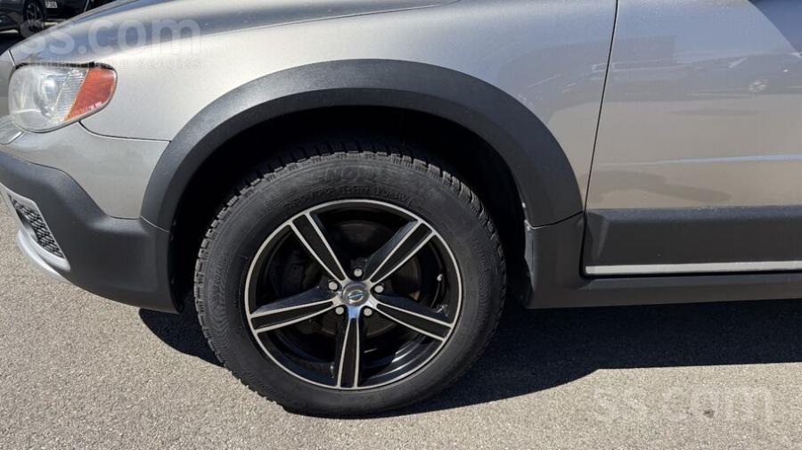 Pelēks Volvo XC70 2011 Rīga, ar dzinēja tilpumu 2.00 L un nobraukumu 296 tūkst. km par 7500 €, foto 8 vietnē AUTOMOTO.COM.LV