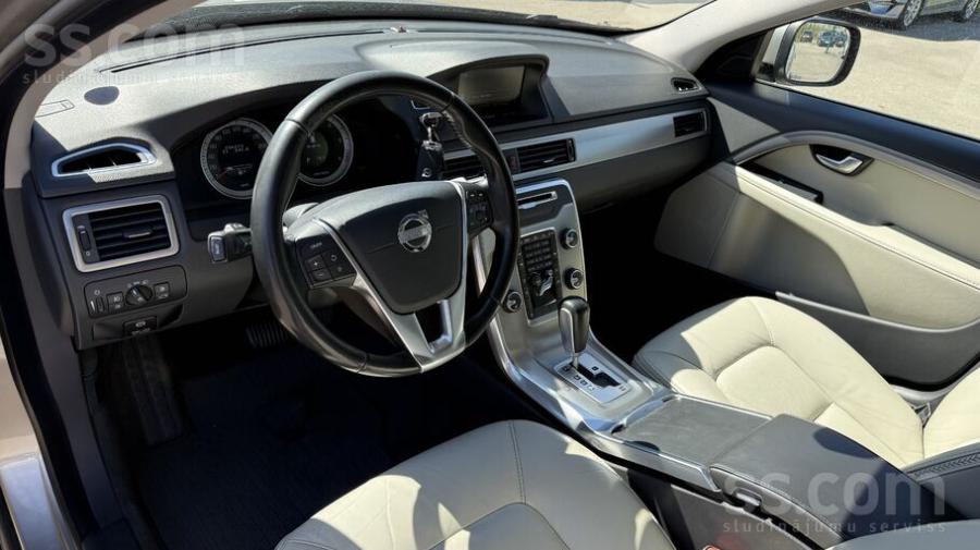 Pelēks Volvo XC70 2011 Rīga, ar dzinēja tilpumu 2.00 L un nobraukumu 296 tūkst. km par 7500 €, foto 13 vietnē AUTOMOTO.COM.LV