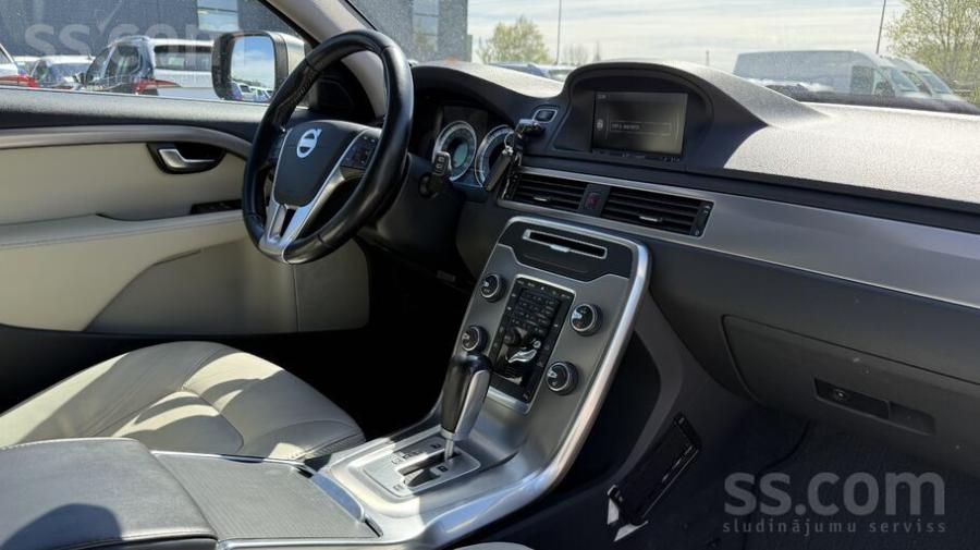 Pelēks Volvo XC70 2011 Rīga, ar dzinēja tilpumu 2.00 L un nobraukumu 296 tūkst. km par 7500 €, foto 18 vietnē AUTOMOTO.COM.LV