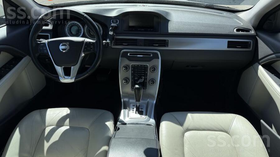 Pelēks Volvo XC70 2011 Rīga, ar dzinēja tilpumu 2.00 L un nobraukumu 296 tūkst. km par 7500 €, foto 19 vietnē AUTOMOTO.COM.LV