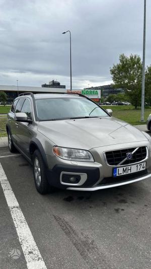 Pelēks Volvo XC70 2011 Viļņa, ar dzinēja tilpumu 2.40 L un nobraukumu 391 tūkst. km par 6000 €, foto 4 vietnē AUTOMOTO.COM.LV
