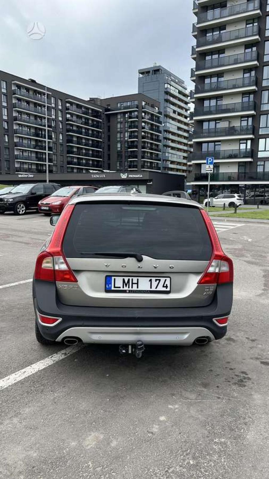 Pelēks Volvo XC70 2011 Viļņa, ar dzinēja tilpumu 2.40 L un nobraukumu 391 tūkst. km par 6000 €, foto 6 vietnē AUTOMOTO.COM.LV