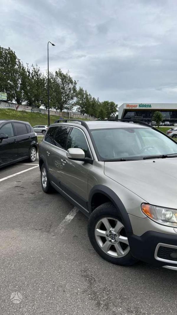 Pelēks Volvo XC70 2011 Viļņa, ar dzinēja tilpumu 2.40 L un nobraukumu 391 tūkst. km par 6000 €, foto 7 vietnē AUTOMOTO.COM.LV