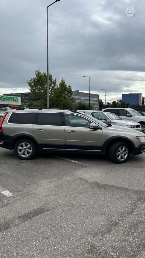 Pelēks Volvo XC70 2011 Viļņa, ar dzinēja tilpumu 2.40 L un nobraukumu 391 tūkst. km par 6000 €, foto 8 vietnē AUTOMOTO.COM.LV
