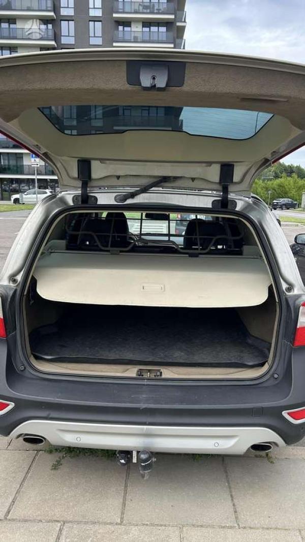 Pelēks Volvo XC70 2011 Viļņa, ar dzinēja tilpumu 2.40 L un nobraukumu 391 tūkst. km par 6000 €, foto 9 vietnē AUTOMOTO.COM.LV