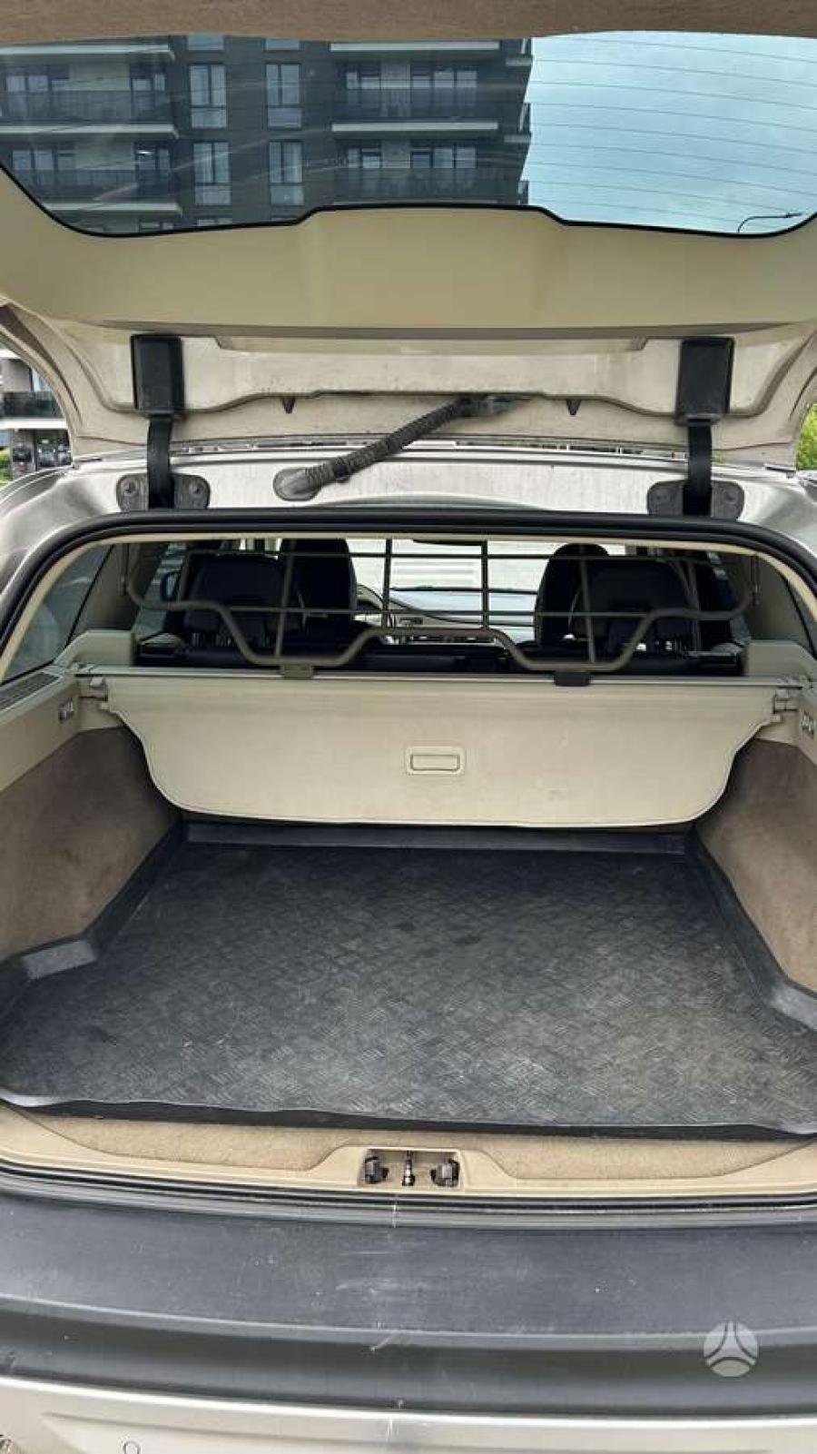 Pelēks Volvo XC70 2011 Viļņa, ar dzinēja tilpumu 2.40 L un nobraukumu 391 tūkst. km par 6000 €, foto 11 vietnē AUTOMOTO.COM.LV