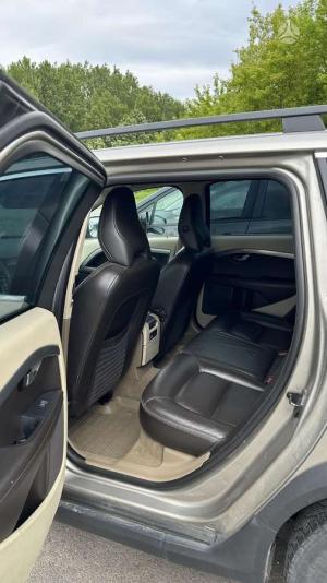Pelēks Volvo XC70 2011 Viļņa, ar dzinēja tilpumu 2.40 L un nobraukumu 391 tūkst. km par 6000 €, foto 12 vietnē AUTOMOTO.COM.LV