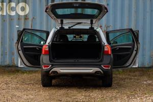 Grey Volvo XC70 2011 in Riga, with an engine capacity of 2.40 L and mileage of 316 thousand km for 9495 €, photo 6 on AUTOMOTO.COM.LV