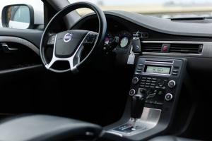 Grey Volvo XC70 2011 in Riga, with an engine capacity of 2.40 L and mileage of 316 thousand km for 9495 €, photo 26 on AUTOMOTO.COM.LV