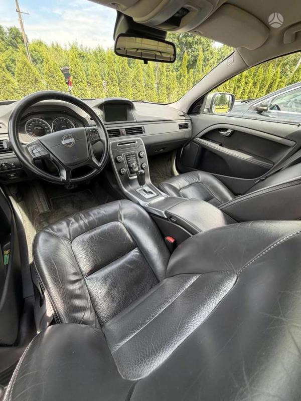 Grey Volvo XC70 2011 in Vilnius, with an engine capacity of 2.00 L and mileage of 289 thousand km for 8350 €, photo 5 on AUTOMOTO.COM.LV