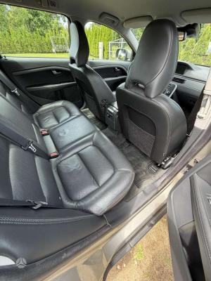 Grey Volvo XC70 2011 in Vilnius, with an engine capacity of 2.00 L and mileage of 289 thousand km for 8350 €, photo 10 on AUTOMOTO.COM.LV