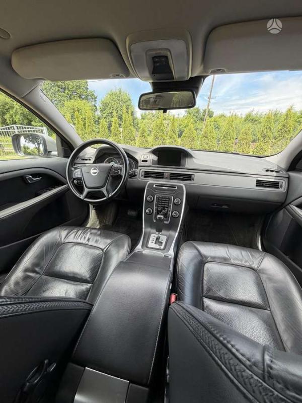 Grey Volvo XC70 2011 in Vilnius, with an engine capacity of 2.00 L and mileage of 289 thousand km for 8350 €, photo 10 on AUTOMOTO.COM.LV