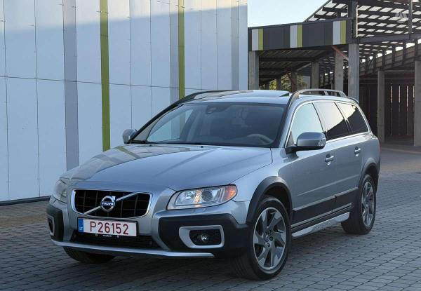 Grey Volvo XC70 2011 in Raseiniai, with an engine capacity of 1.98 L and mileage of 288 thousand km for 6900 €, photo 1 on AUTOMOTO.COM.LV