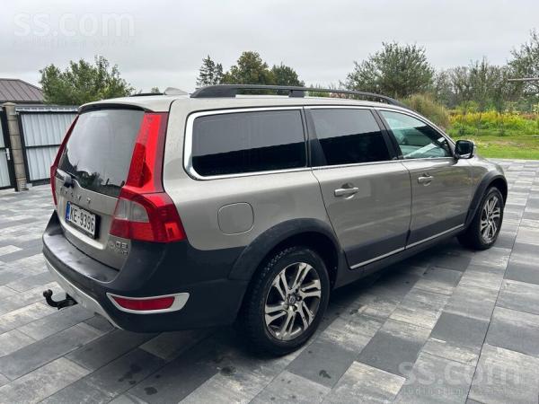 Pelēks Volvo XC70 2011 Rēzekne, ar dzinēja tilpumu 2.40 L un nobraukumu 337 tūkst. km par 6700 €, foto 1 vietnē AUTOMOTO.COM.LV
