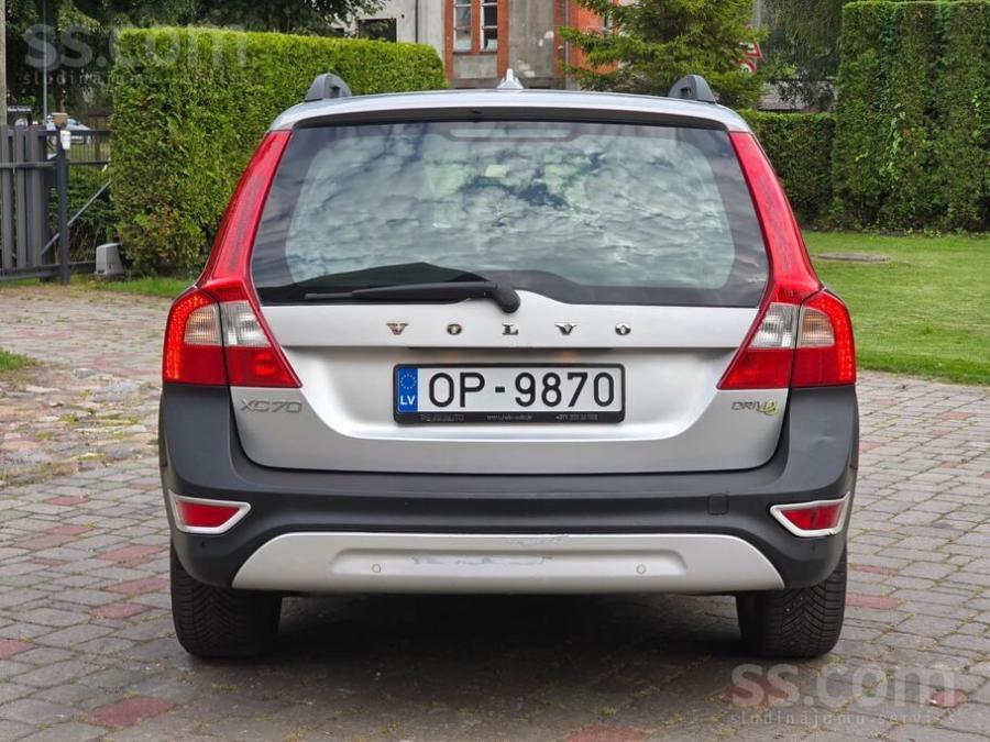 Pelēks Volvo XC70 2011 Rīga, ar dzinēja tilpumu 2.00 L un nobraukumu 371 tūkst. km par 6950 €, foto 5 vietnē AUTOMOTO.COM.LV