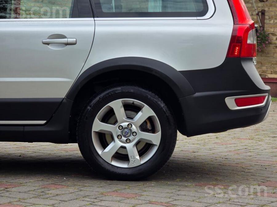 Pelēks Volvo XC70 2011 Rīga, ar dzinēja tilpumu 2.00 L un nobraukumu 371 tūkst. km par 6950 €, foto 11 vietnē AUTOMOTO.COM.LV