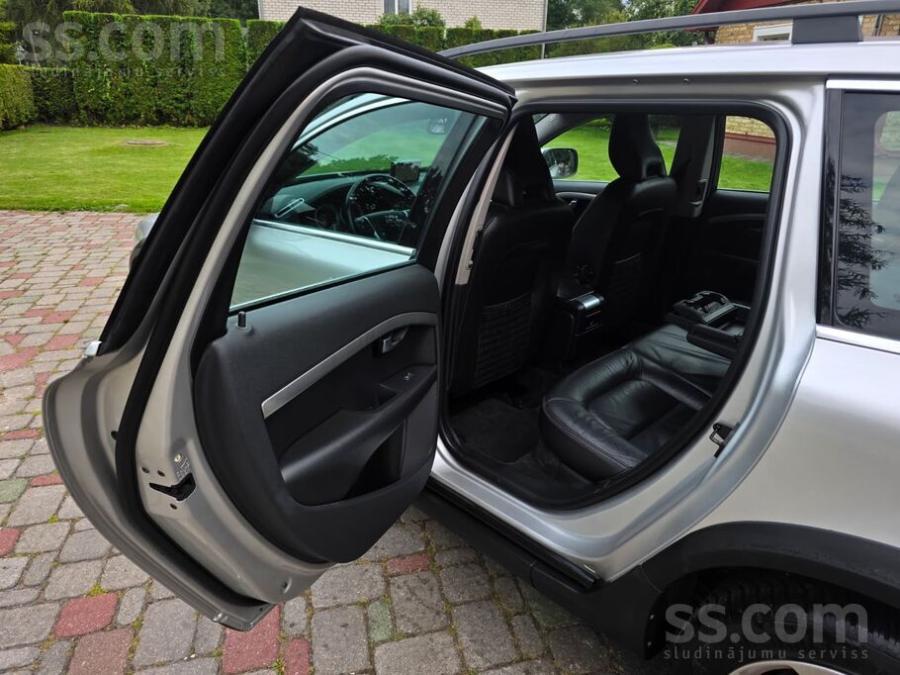 Pelēks Volvo XC70 2011 Rīga, ar dzinēja tilpumu 2.00 L un nobraukumu 371 tūkst. km par 6950 €, foto 19 vietnē AUTOMOTO.COM.LV