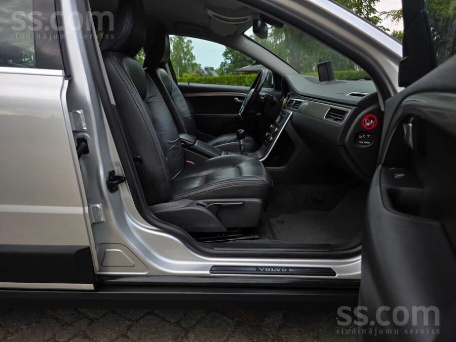 Pelēks Volvo XC70 2011 Rīga, ar dzinēja tilpumu 2.00 L un nobraukumu 371 tūkst. km par 6950 €, foto 21 vietnē AUTOMOTO.COM.LV