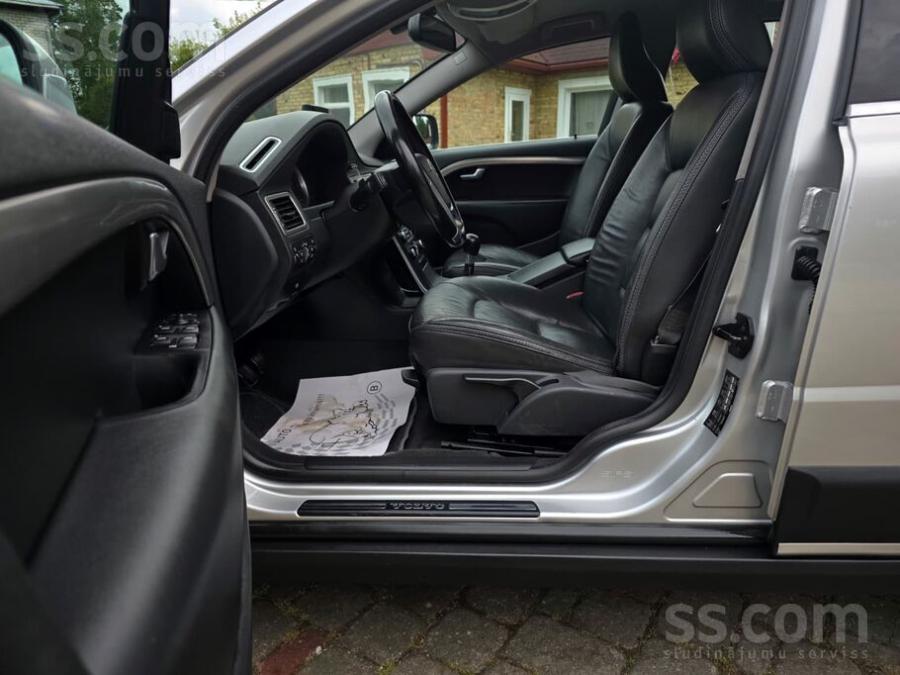Pelēks Volvo XC70 2011 Rīga, ar dzinēja tilpumu 2.00 L un nobraukumu 371 tūkst. km par 6950 €, foto 26 vietnē AUTOMOTO.COM.LV