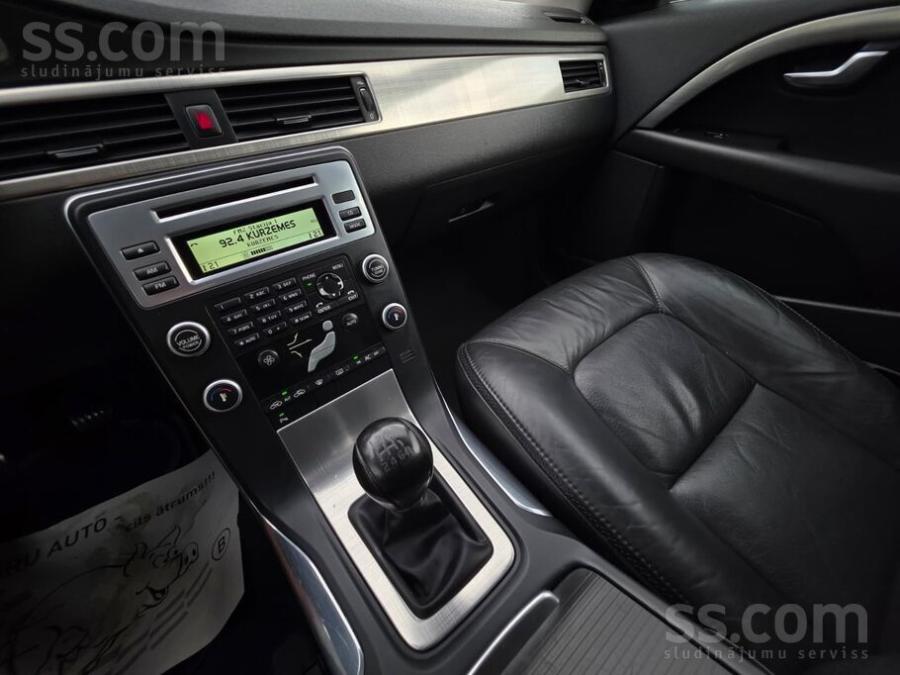 Pelēks Volvo XC70 2011 Rīga, ar dzinēja tilpumu 2.00 L un nobraukumu 371 tūkst. km par 6950 €, foto 28 vietnē AUTOMOTO.COM.LV